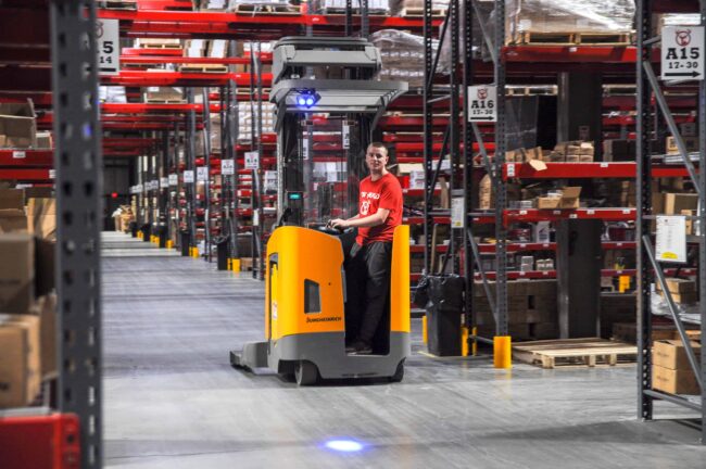 3PL and 4PL Logistics: Differences and Comparisons | Red Stag Fulfillment